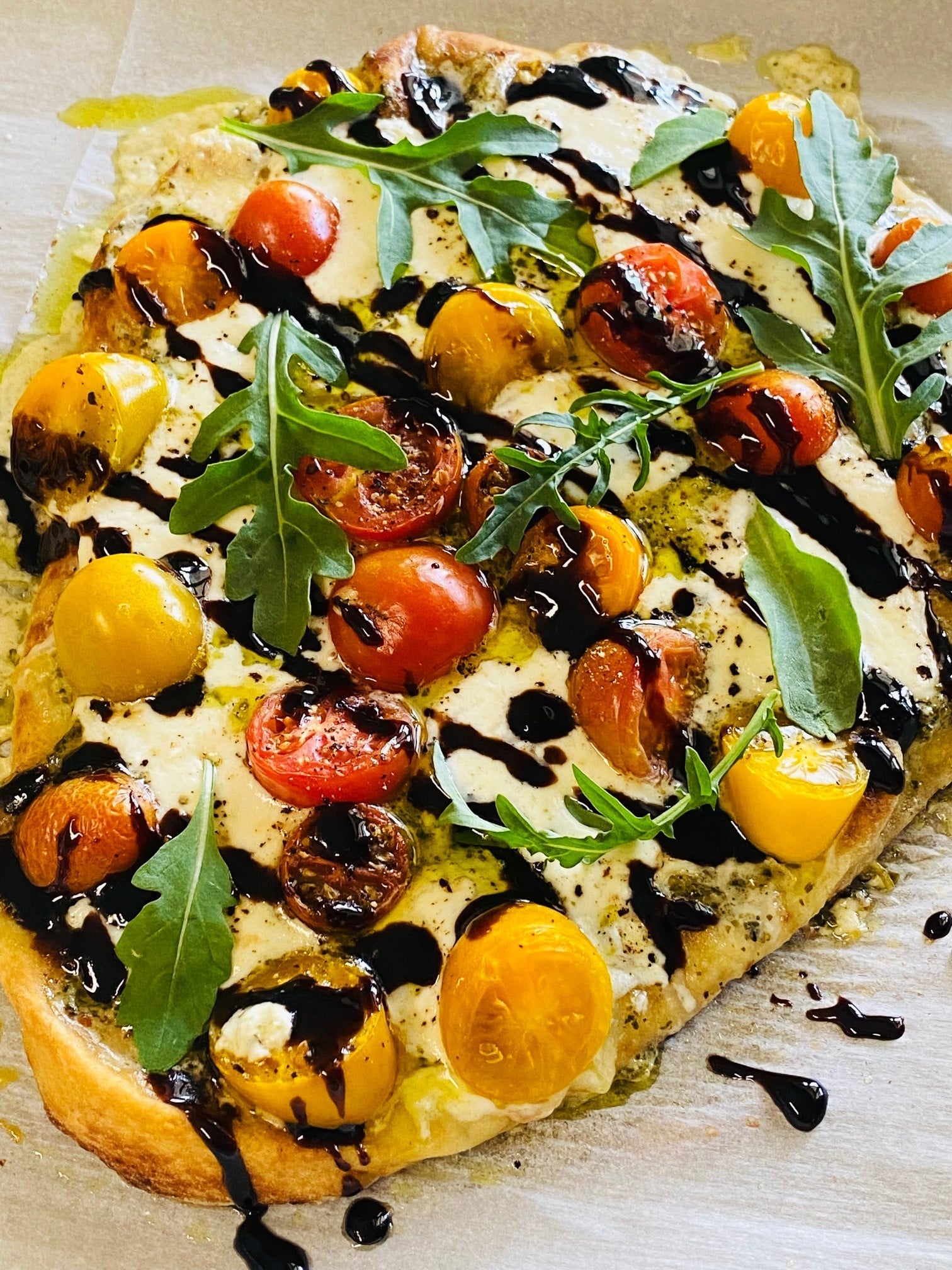 Tomato Burrata Pesto Flatbreads - Cooks Well With Others